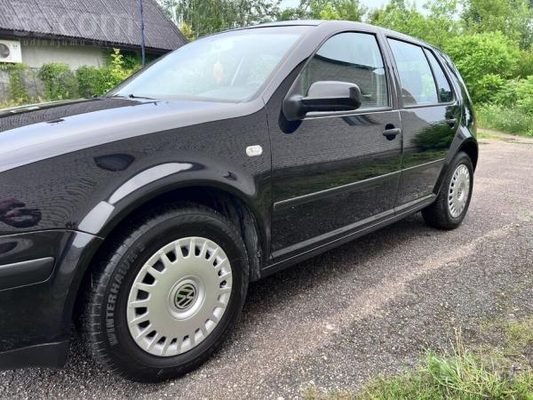 Melns Volkswagen Golf 2002 Daugavpils, ar dzinēja tilpumu 1.40 L un nobraukumu 173 tūkst. km par 1699 €, foto 10 vietnē AUTOMOTO.COM.LV