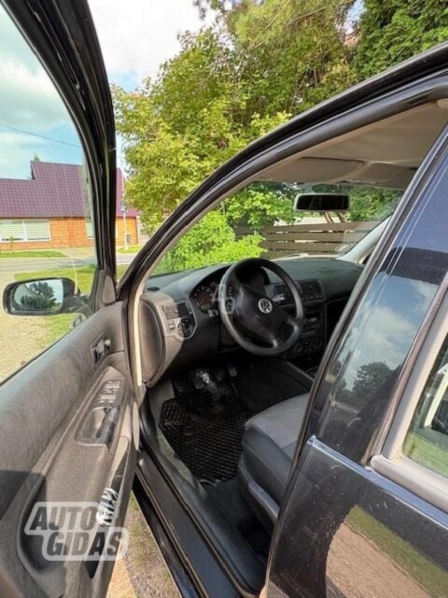 Melns Volkswagen Golf 2002 Marijampole, ar dzinēja tilpumu 2.00 L un nobraukumu 218 tūkst. km par 1250 €, foto 27 vietnē AUTOMOTO.COM.LV