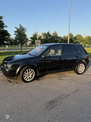 Melns Volkswagen Golf 2002 Klaipėda, ar dzinēja tilpumu 1.90 L un nobraukumu 400 tūkst. km par 1100 €, foto 3 vietnē AUTOMOTO.COM.LV
