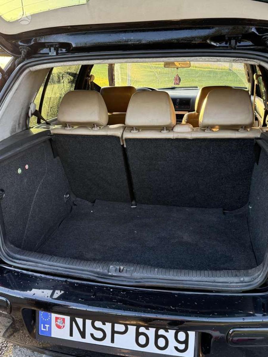 Melns Volkswagen Golf 2002 Klaipėda, ar dzinēja tilpumu 1.90 L un nobraukumu 400 tūkst. km par 1100 €, foto 13 vietnē AUTOMOTO.COM.LV