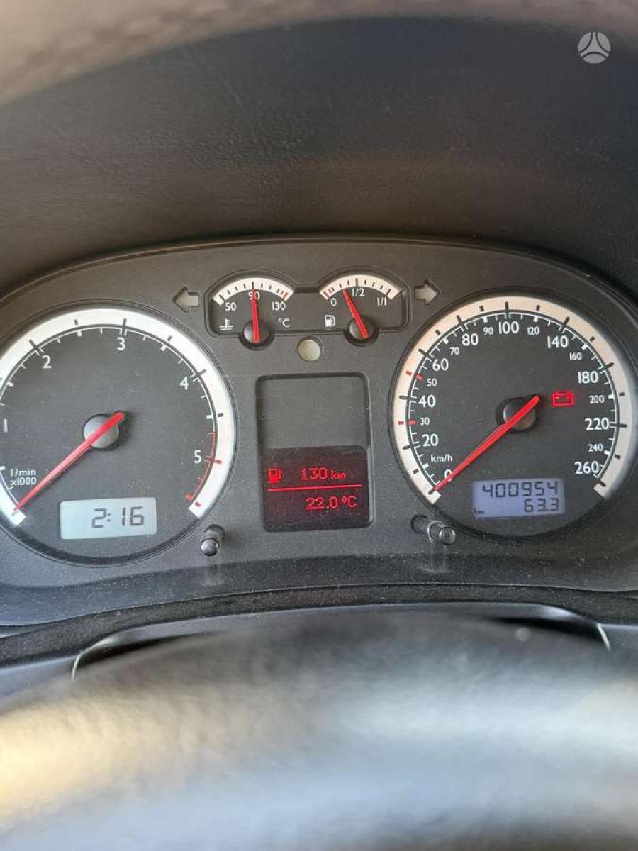 Melns Volkswagen Golf 2002 Klaipėda, ar dzinēja tilpumu 1.90 L un nobraukumu 400 tūkst. km par 1100 €, foto 14 vietnē AUTOMOTO.COM.LV
