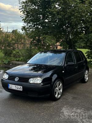 Melns Volkswagen Golf 2002 Rīga, ar dzinēja tilpumu 1.90 L un nobraukumu 350 tūkst. km par 1000 €, foto  vietnē AUTOMOTO.COM.LV