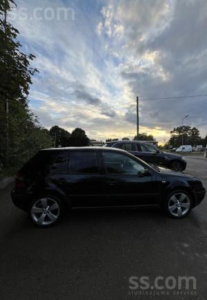 Melns Volkswagen Golf 2002 Rīga, ar dzinēja tilpumu 1.90 L un nobraukumu 350 tūkst. km par 1000 €, foto 3 vietnē AUTOMOTO.COM.LV