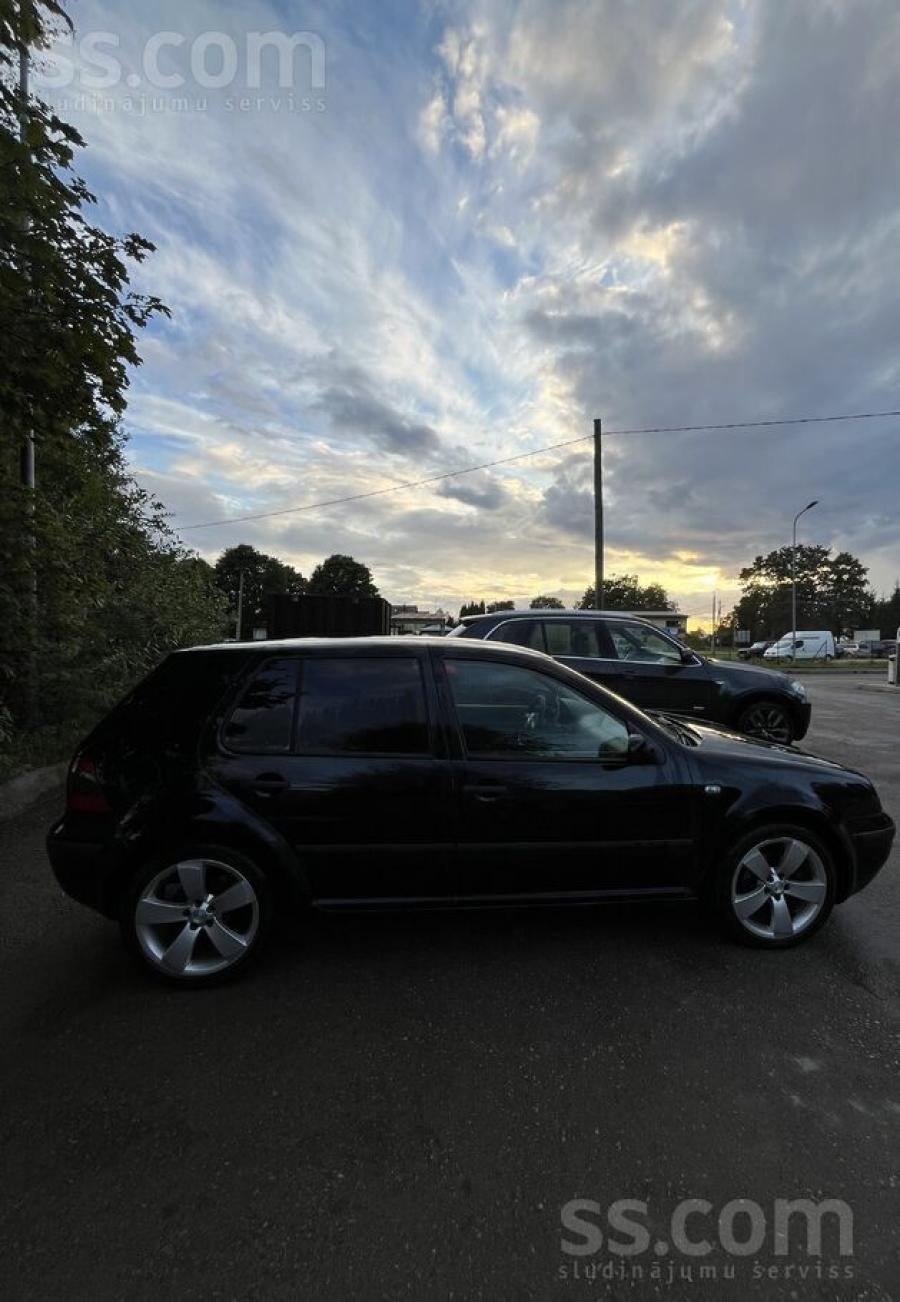 Melns Volkswagen Golf 2002 Rīga, ar dzinēja tilpumu 1.90 L un nobraukumu 350 tūkst. km par 1000 €, foto 3 vietnē AUTOMOTO.COM.LV