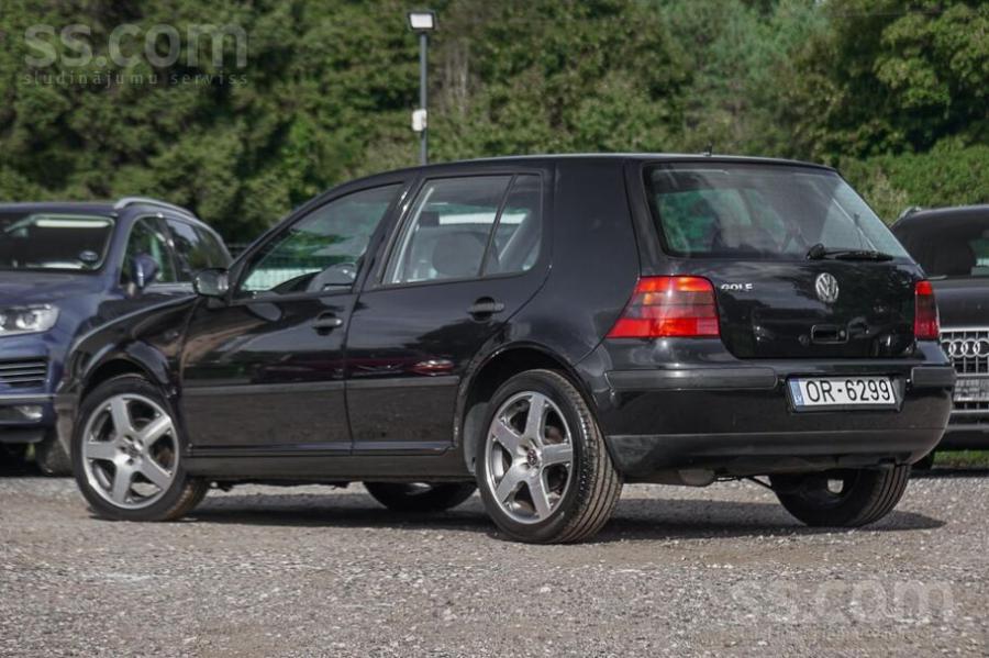 Black Volkswagen Golf 2002 in Riga, with an engine capacity of 1.40 L and mileage of 186 thousand km for 2790 €, photo 4 on AUTOMOTO.COM.LV