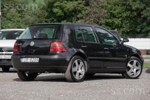 Black Volkswagen Golf 2002 in Riga, with an engine capacity of 1.40 L and mileage of 186 thousand km for 2790 €, photo 5 on AUTOMOTO.COM.LV