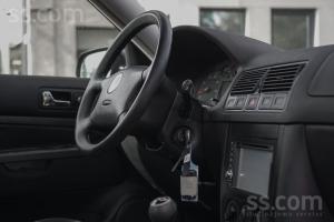 Black Volkswagen Golf 2002 in Riga, with an engine capacity of 1.40 L and mileage of 186 thousand km for 2790 €, photo 8 on AUTOMOTO.COM.LV