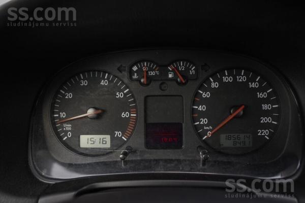 Melns Volkswagen Golf 2002 Rīga, ar dzinēja tilpumu 1.40 L un nobraukumu 186 tūkst. km par 2790 €, foto 9 vietnē AUTOMOTO.COM.LV
