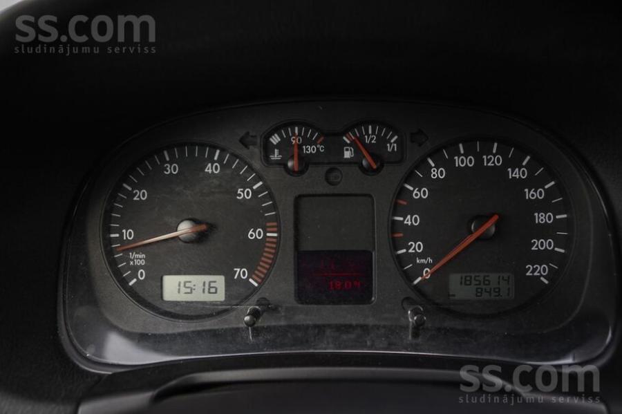Black Volkswagen Golf 2002 in Riga, with an engine capacity of 1.40 L and mileage of 186 thousand km for 2790 €, photo 9 on AUTOMOTO.COM.LV