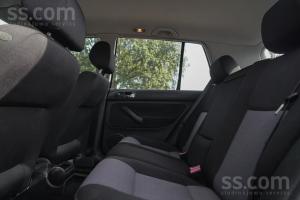 Black Volkswagen Golf 2002 in Riga, with an engine capacity of 1.40 L and mileage of 186 thousand km for 2790 €, photo 12 on AUTOMOTO.COM.LV