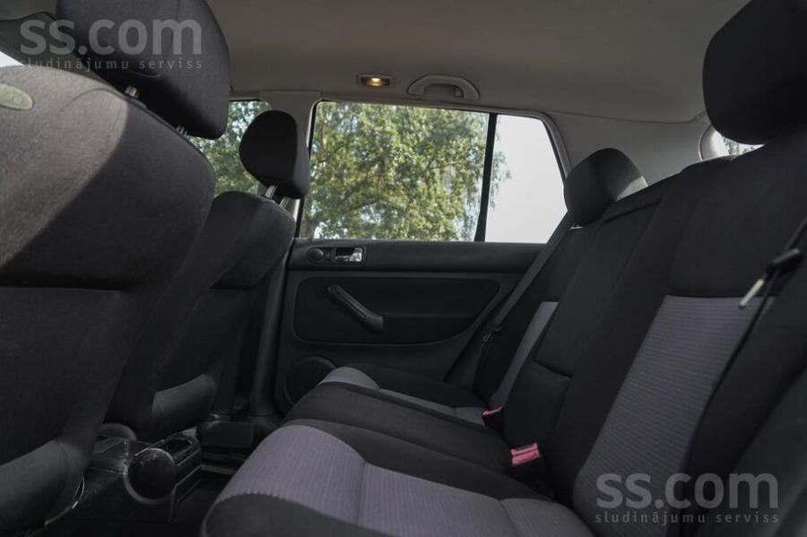 Black Volkswagen Golf 2002 in Riga, with an engine capacity of 1.40 L and mileage of 186 thousand km for 2790 €, photo 12 on AUTOMOTO.COM.LV