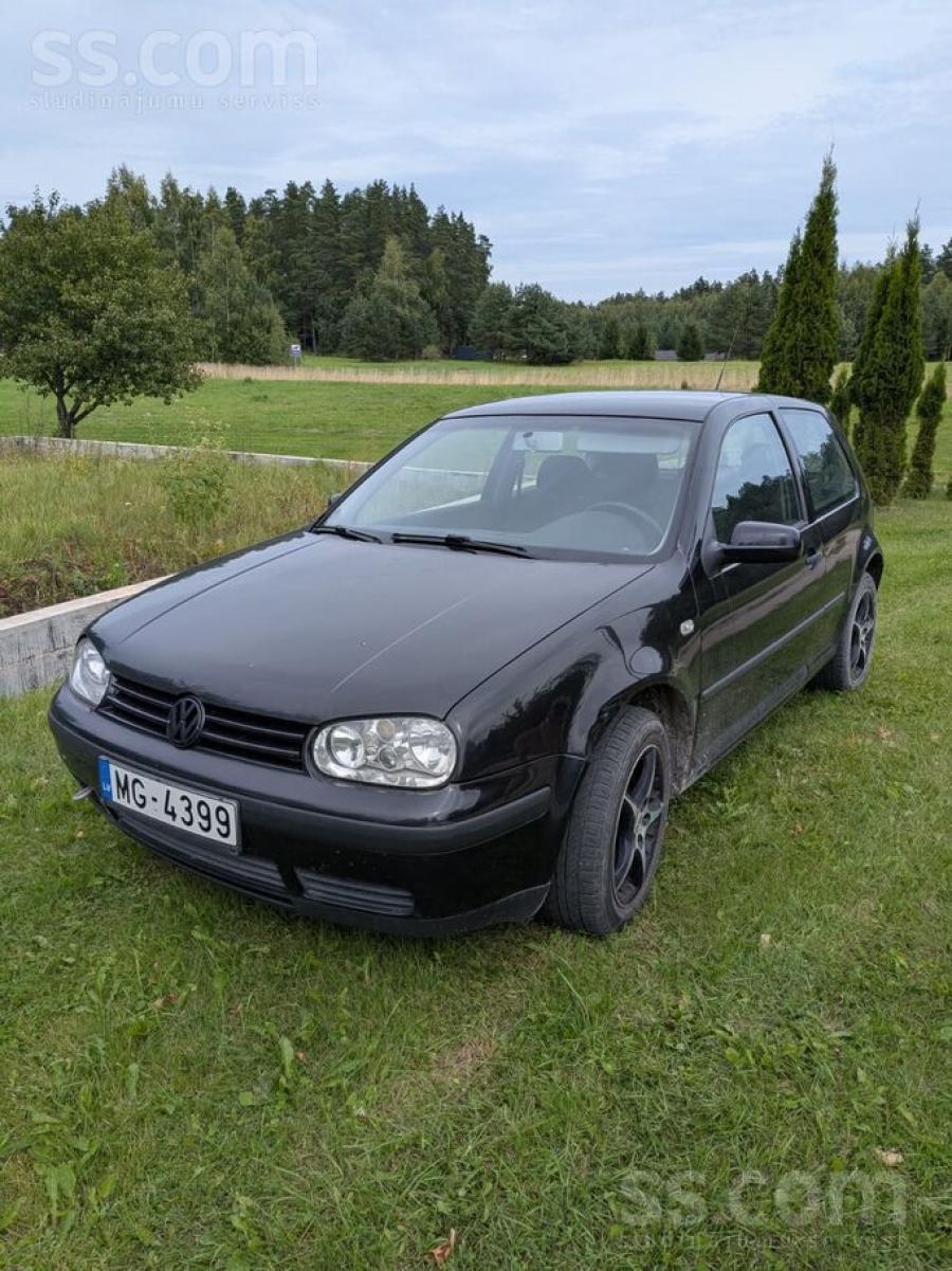 Черный Фольксваген Гольф 2002 в Рига, объемом двигателя 1.90 л и пробегом 345 тыс. км за 800 €, фото 1 на AUTOMOTO.COM.LV