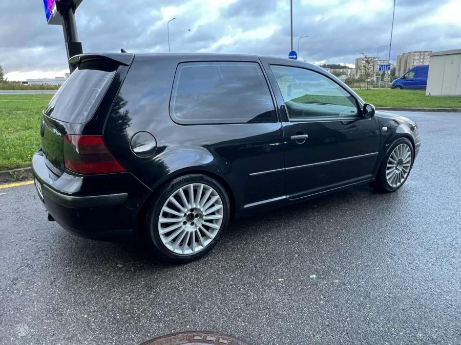 Melns Volkswagen Golf 2002 Viļņa, ar dzinēja tilpumu 1.90 L un nobraukumu 484 tūkst. km par 1700 €, foto 11 vietnē AUTOMOTO.COM.LV