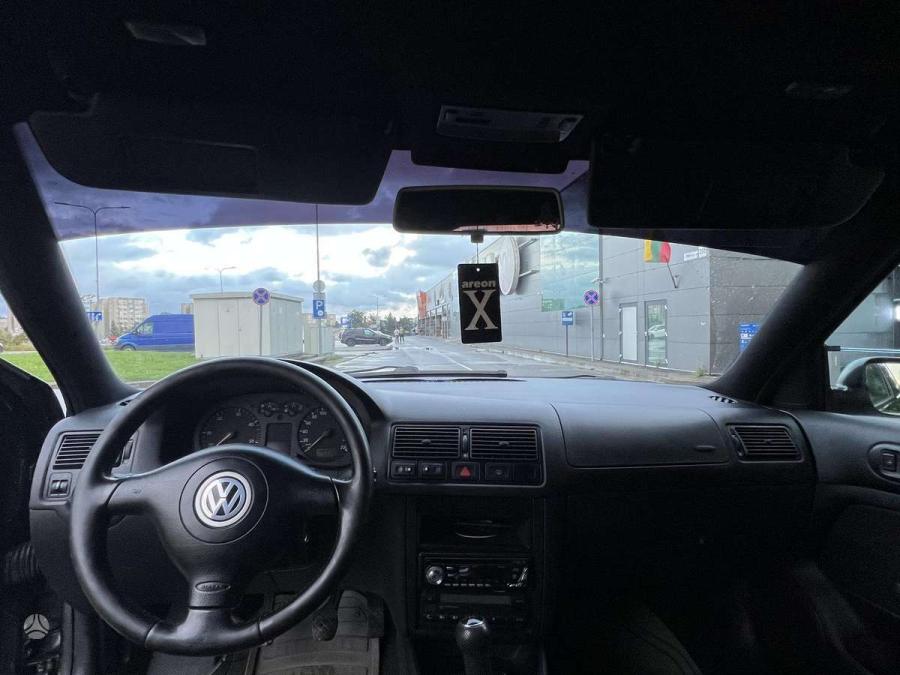 Melns Volkswagen Golf 2002 Viļņa, ar dzinēja tilpumu 1.90 L un nobraukumu 484 tūkst. km par 1700 €, foto 18 vietnē AUTOMOTO.COM.LV