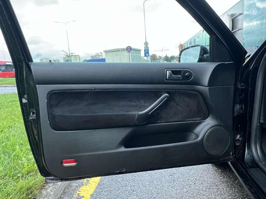 Melns Volkswagen Golf 2002 Viļņa, ar dzinēja tilpumu 1.90 L un nobraukumu 484 tūkst. km par 1700 €, foto 19 vietnē AUTOMOTO.COM.LV