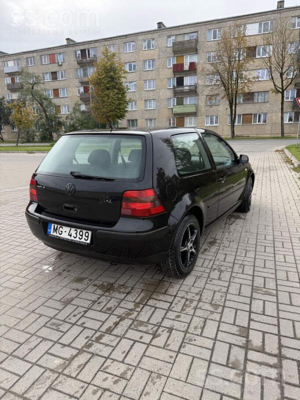Фольксваген Гольф 2002 в Резекне на AUTOMOTO.COM.LV Черный Фольксваген Гольф 2002 в Резекне, объемом двигателя 1.90 л и пробегом 340 тыс. км за 1150 €, фото 4 на AUTOMOTO.COM.LV