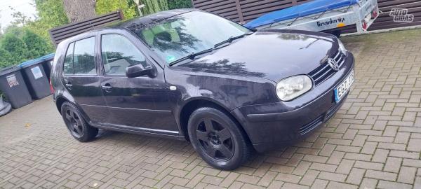 Volkswagen Golf 2002 in Vilnius on AUTOMOTO.COM.LV Black Volkswagen Golf 2002 in Vilnius, with an engine capacity of 1.90 L and mileage of 386 thousand km for 950 €, photo 9 on AUTOMOTO.COM.LV