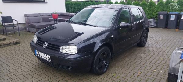 Volkswagen Golf 2002 in Vilnius on AUTOMOTO.COM.LV Black Volkswagen Golf 2002 in Vilnius, with an engine capacity of 1.90 L and mileage of 386 thousand km for 950 €, photo 10 on AUTOMOTO.COM.LV
