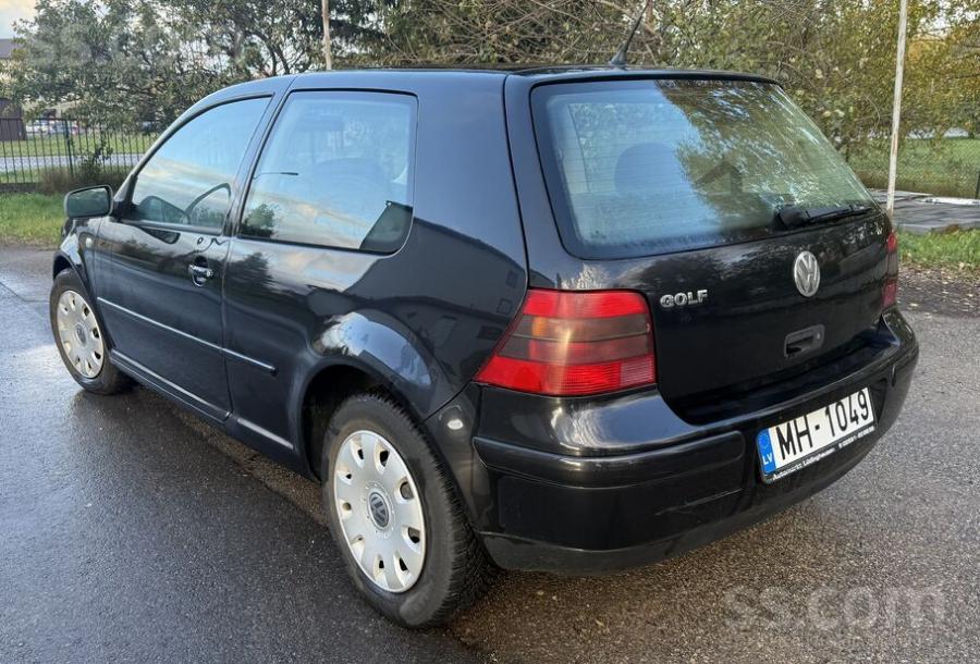 Black Volkswagen Golf 2002 in Ludza, with an engine capacity of 1.90 L and mileage of 253 thousand km for 1350 €, photo 4 on AUTOMOTO.COM.LV