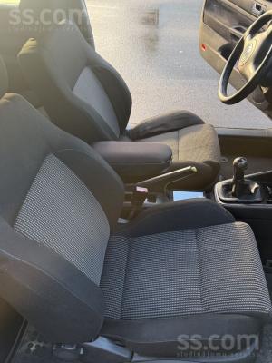 Black Volkswagen Golf 2002 in Ludza, with an engine capacity of 1.90 L and mileage of 253 thousand km for 1350 €, photo 6 on AUTOMOTO.COM.LV