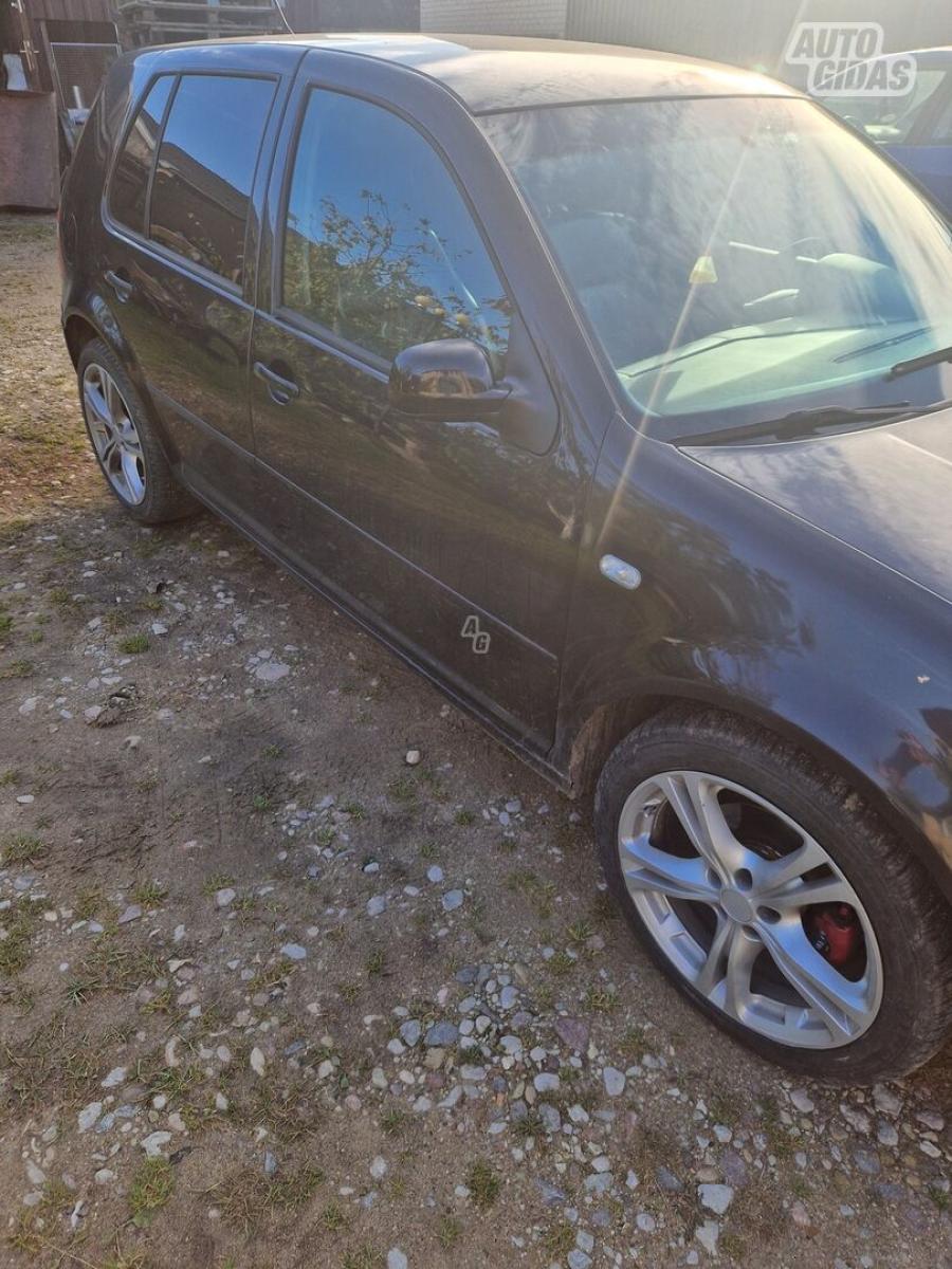 Melns Volkswagen Golf 2002 Vilkaviškis, ar dzinēja tilpumu 1.90 L un nobraukumu 381 tūkst. km par 1400 €, foto 3 vietnē AUTOMOTO.COM.LV
