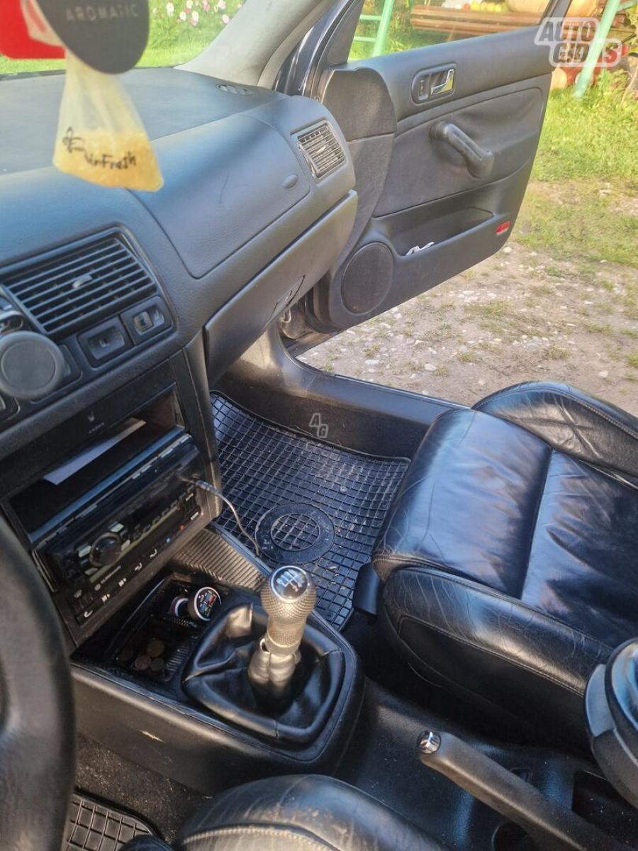 Melns Volkswagen Golf 2002 Vilkaviškis, ar dzinēja tilpumu 1.90 L un nobraukumu 381 tūkst. km par 1400 €, foto 8 vietnē AUTOMOTO.COM.LV