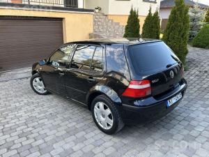 Black Volkswagen Golf 2003 in Riga, with an engine capacity of 1.40 L and mileage of 235 thousand km for 1850 €, photo 4 on AUTOMOTO.COM.LV
