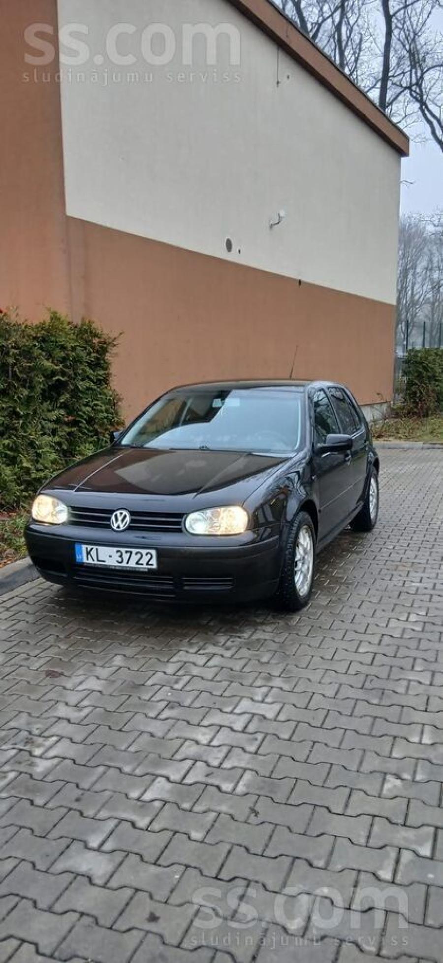 Black Volkswagen Golf 2003 in Riga, with an engine capacity of 1.40 L and mileage of 188 thousand km for 1400 €, photo 1 on AUTOMOTO.COM.LV