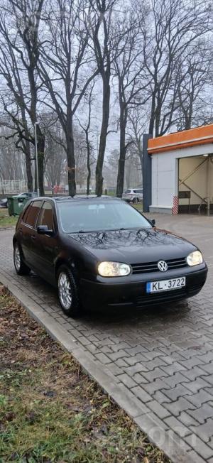 Black Volkswagen Golf 2003 in Riga, with an engine capacity of 1.40 L and mileage of 188 thousand km for 1400 €, photo 2 on AUTOMOTO.COM.LV