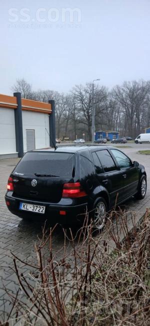 Black Volkswagen Golf 2003 in Riga, with an engine capacity of 1.40 L and mileage of 188 thousand km for 1400 €, photo 4 on AUTOMOTO.COM.LV