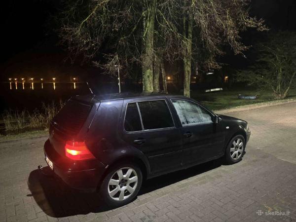 Black Volkswagen Golf 2003 in Birzai, with an engine capacity of 1.40 L and mileage of 320 thousand km for 500 €, photo 1 on AUTOMOTO.COM.LV