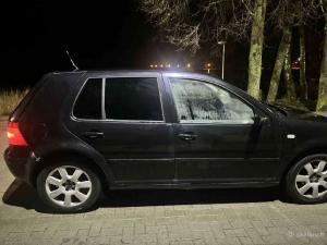 Melns Volkswagen Golf 2003 Biržai, ar dzinēja tilpumu 1.40 L un nobraukumu 320 tūkst. km par 500 €, foto 3 vietnē AUTOMOTO.COM.LV