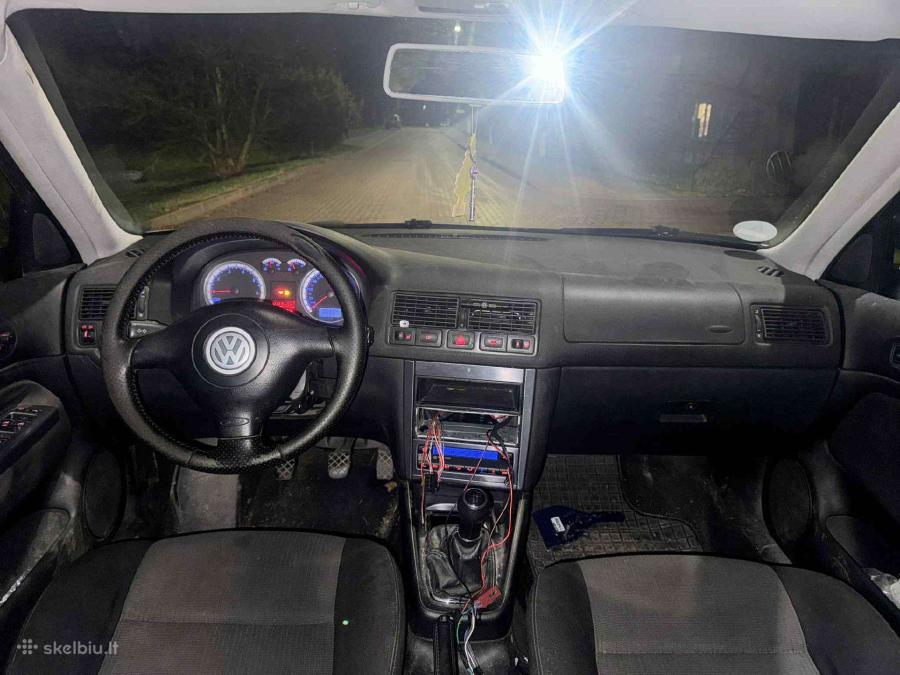 Melns Volkswagen Golf 2003 Biržai, ar dzinēja tilpumu 1.40 L un nobraukumu 320 tūkst. km par 500 €, foto 10 vietnē AUTOMOTO.COM.LV