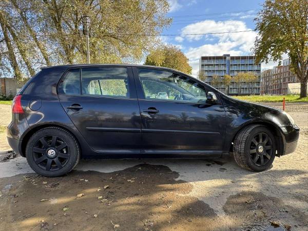 Black Volkswagen Golf 2003 in Klaipeda, with an engine capacity of 2.00 L and mileage of 454 thousand km for 999 €, photo 8 on AUTOMOTO.COM.LV