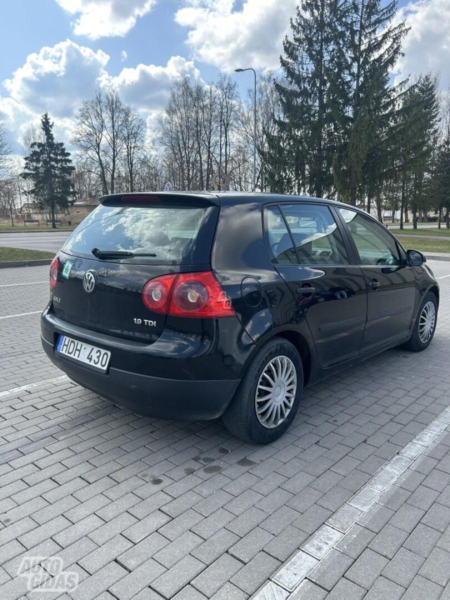 Black Volkswagen Golf 2003 in Taurage, with an engine capacity of 1.90 L and mileage of 431 thousand km for 1900 €, photo 4 on AUTOMOTO.COM.LV