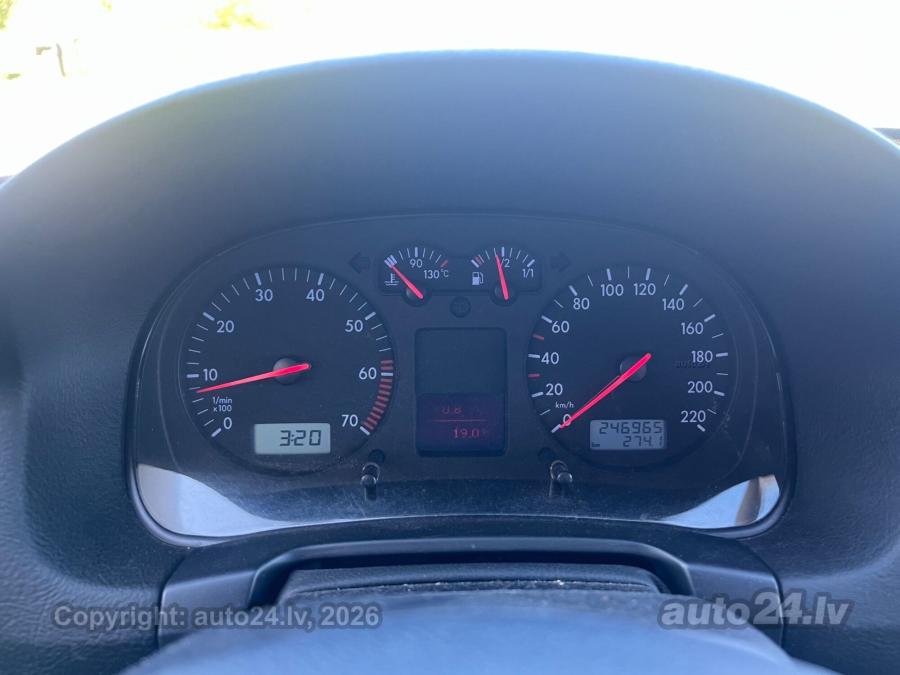 Melns Volkswagen Golf 2003 Tallina, ar dzinēja tilpumu 1.40 L un nobraukumu 247 tūkst. km par 999 €, foto 8 vietnē AUTOMOTO.COM.LV