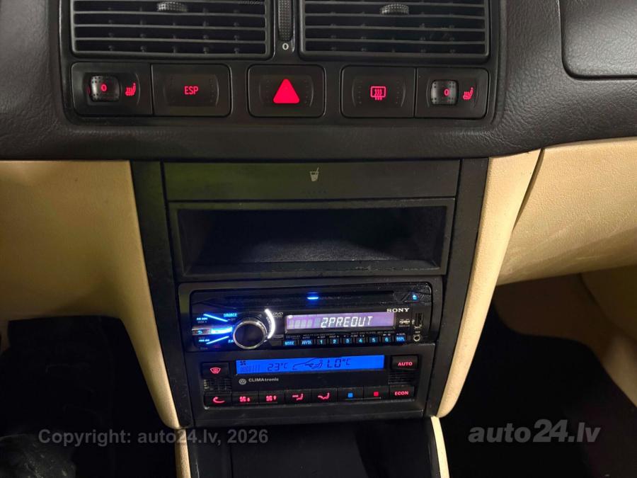 Black Volkswagen Golf 2003 in Tallinn, with an engine capacity of 1.40 L and mileage of 247 thousand km for 1999 €, photo 17 on AUTOMOTO.COM.LV