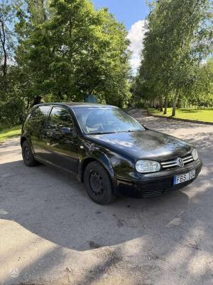 Black Volkswagen Golf 2003 in Panevezys, with an engine capacity of 1.39 L and mileage of 195 thousand km for 1200 €, photo 3 on AUTOMOTO.COM.LV