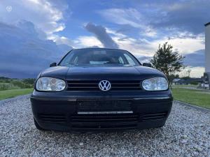 Black Volkswagen Golf 2003 in Alytus, with an engine capacity of 1.39 L and mileage of 226 thousand km for 1750 €, photo 5 on AUTOMOTO.COM.LV