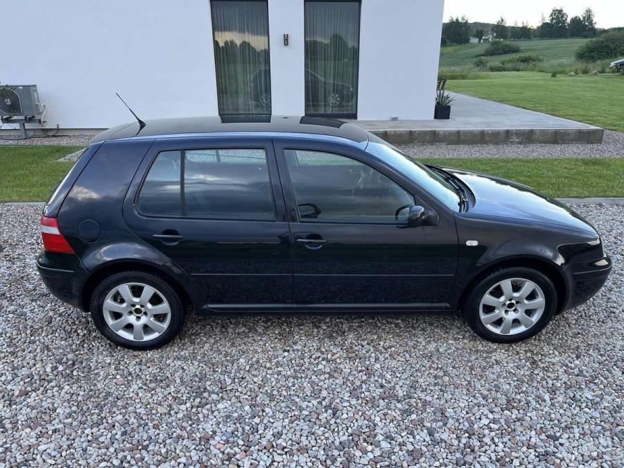 Black Volkswagen Golf 2003 in Alytus, with an engine capacity of 1.39 L and mileage of 226 thousand km for 1750 €, photo 16 on AUTOMOTO.COM.LV