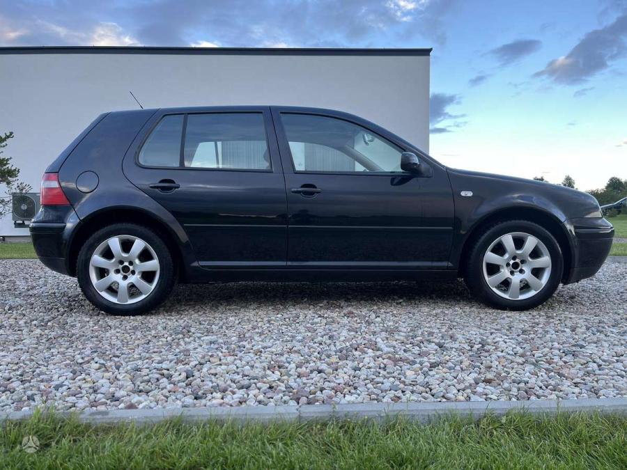 Black Volkswagen Golf 2003 in Alytus, with an engine capacity of 1.39 L and mileage of 226 thousand km for 1750 €, photo 17 on AUTOMOTO.COM.LV