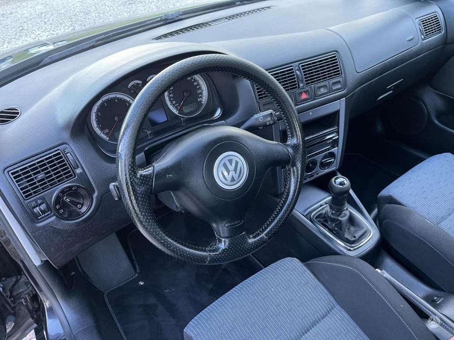 Black Volkswagen Golf 2003 in Alytus, with an engine capacity of 1.39 L and mileage of 226 thousand km for 1750 €, photo 23 on AUTOMOTO.COM.LV