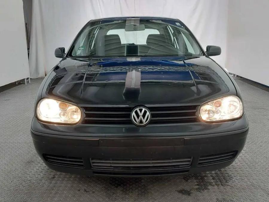 Melns Volkswagen Golf 2003 Limbaži, ar dzinēja tilpumu 1.90 L un nobraukumu 271 tūkst. km par 2950 €, foto 3 vietnē AUTOMOTO.COM.LV