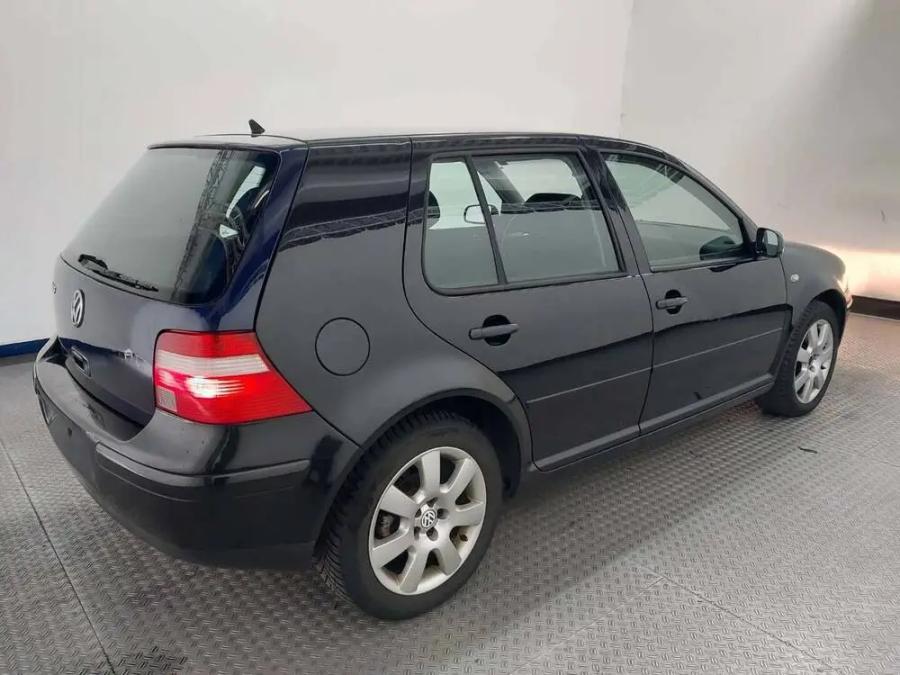Melns Volkswagen Golf 2003 Limbaži, ar dzinēja tilpumu 1.90 L un nobraukumu 271 tūkst. km par 2950 €, foto 5 vietnē AUTOMOTO.COM.LV