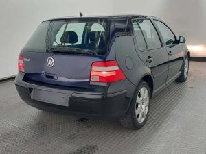 Melns Volkswagen Golf 2003 Limbaži, ar dzinēja tilpumu 1.90 L un nobraukumu 271 tūkst. km par 2950 €, foto 6 vietnē AUTOMOTO.COM.LV