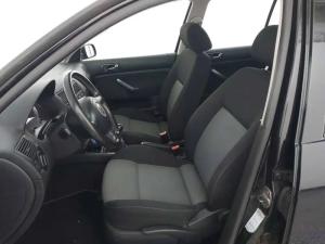 Melns Volkswagen Golf 2003 Limbaži, ar dzinēja tilpumu 1.90 L un nobraukumu 271 tūkst. km par 2950 €, foto 10 vietnē AUTOMOTO.COM.LV
