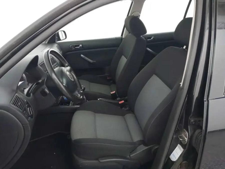 Melns Volkswagen Golf 2003 Limbaži, ar dzinēja tilpumu 1.90 L un nobraukumu 271 tūkst. km par 2950 €, foto 10 vietnē AUTOMOTO.COM.LV