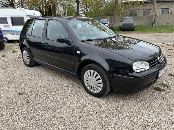 Black Volkswagen Golf 2003 in Limbazi, with an engine capacity of 1.40 L and mileage of 175 thousand km for 2650 €, photo 3 on AUTOMOTO.COM.LV