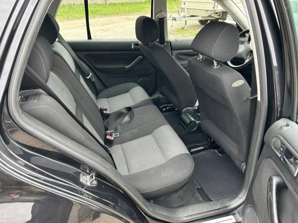 Black Volkswagen Golf 2003 in Limbazi, with an engine capacity of 1.40 L and mileage of 175 thousand km for 2650 €, photo 8 on AUTOMOTO.COM.LV