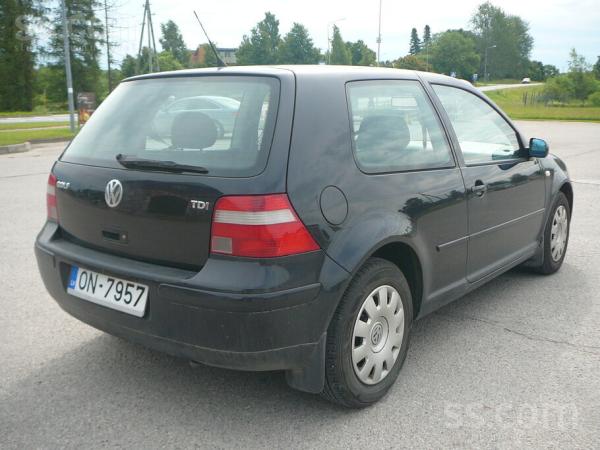 Black Volkswagen Golf 2003 in Cesis, with an engine capacity of 1.90 L and mileage of 347 thousand km for 1190 €, photo 3 on AUTOMOTO.COM.LV